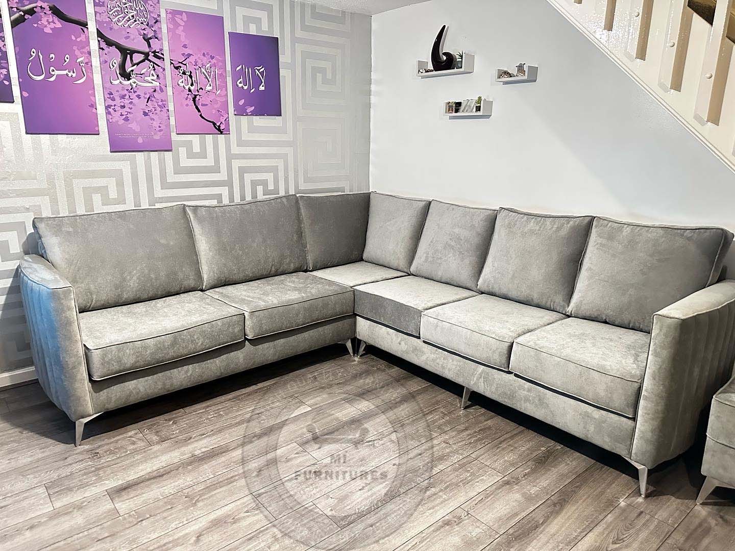 Montgomery Lining Sofa | Mi Furniture